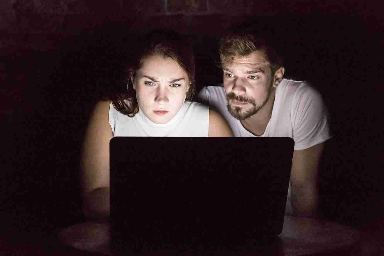 Trollové mezi námi. Švandovo divadlo chystá hru o dezinformacích ...