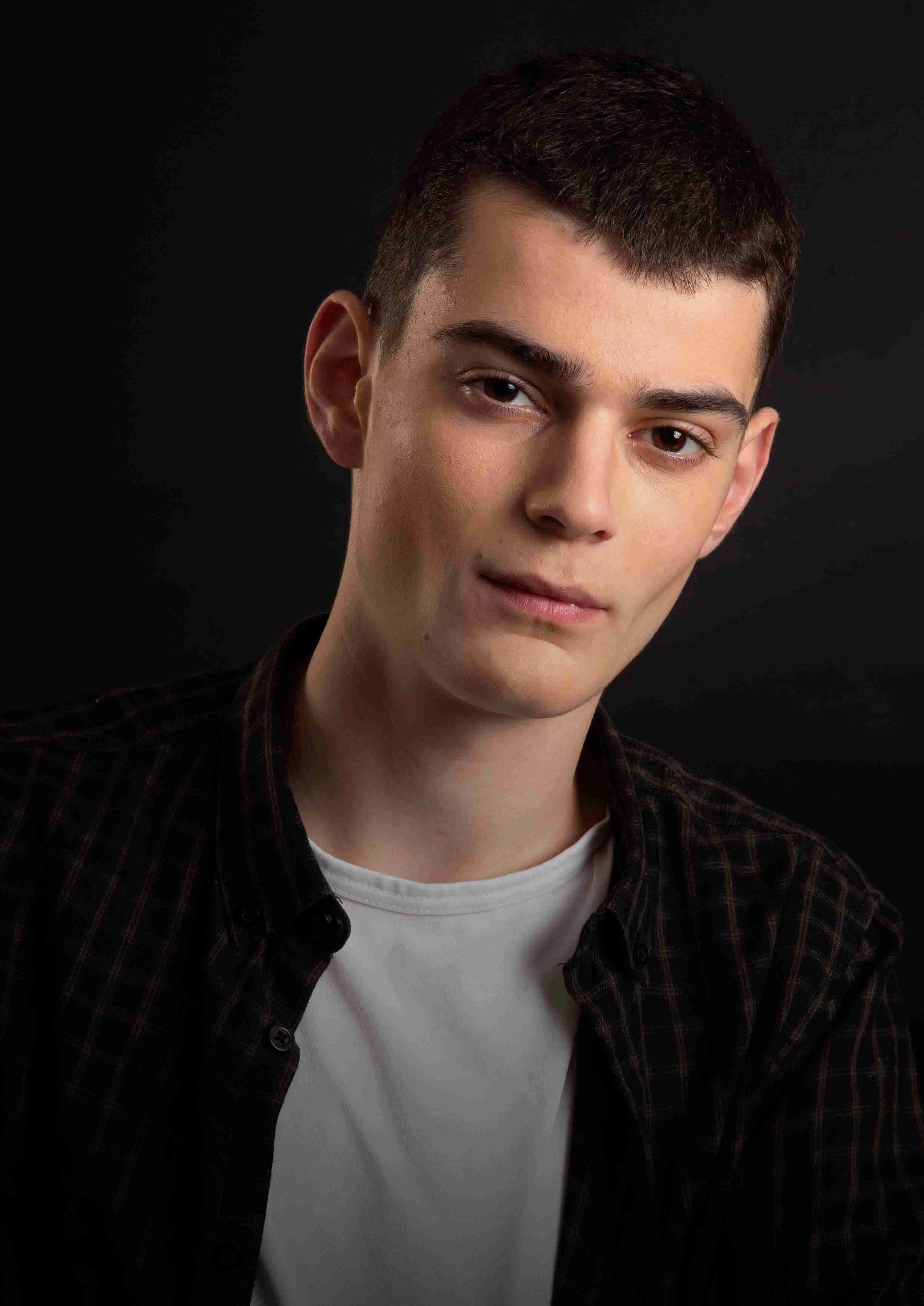 JOSEF TROJAN (18 LET) | Profily osob (Tiskové materiály) | Kritiky.cz